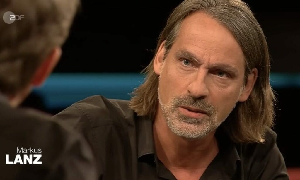 Philosoph Precht zieht Lanz bezüglich Waffenlieferungen moralischen ...